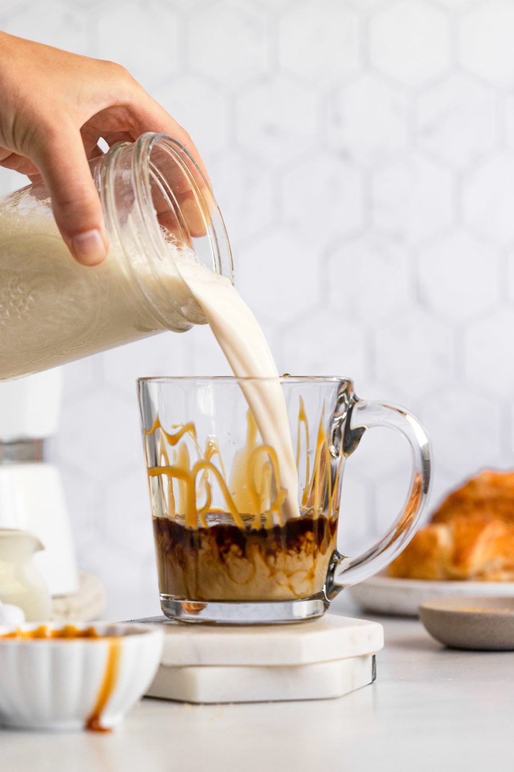 Homemade Caramel Latte (5 Minutes!) - Fork in the Kitchen