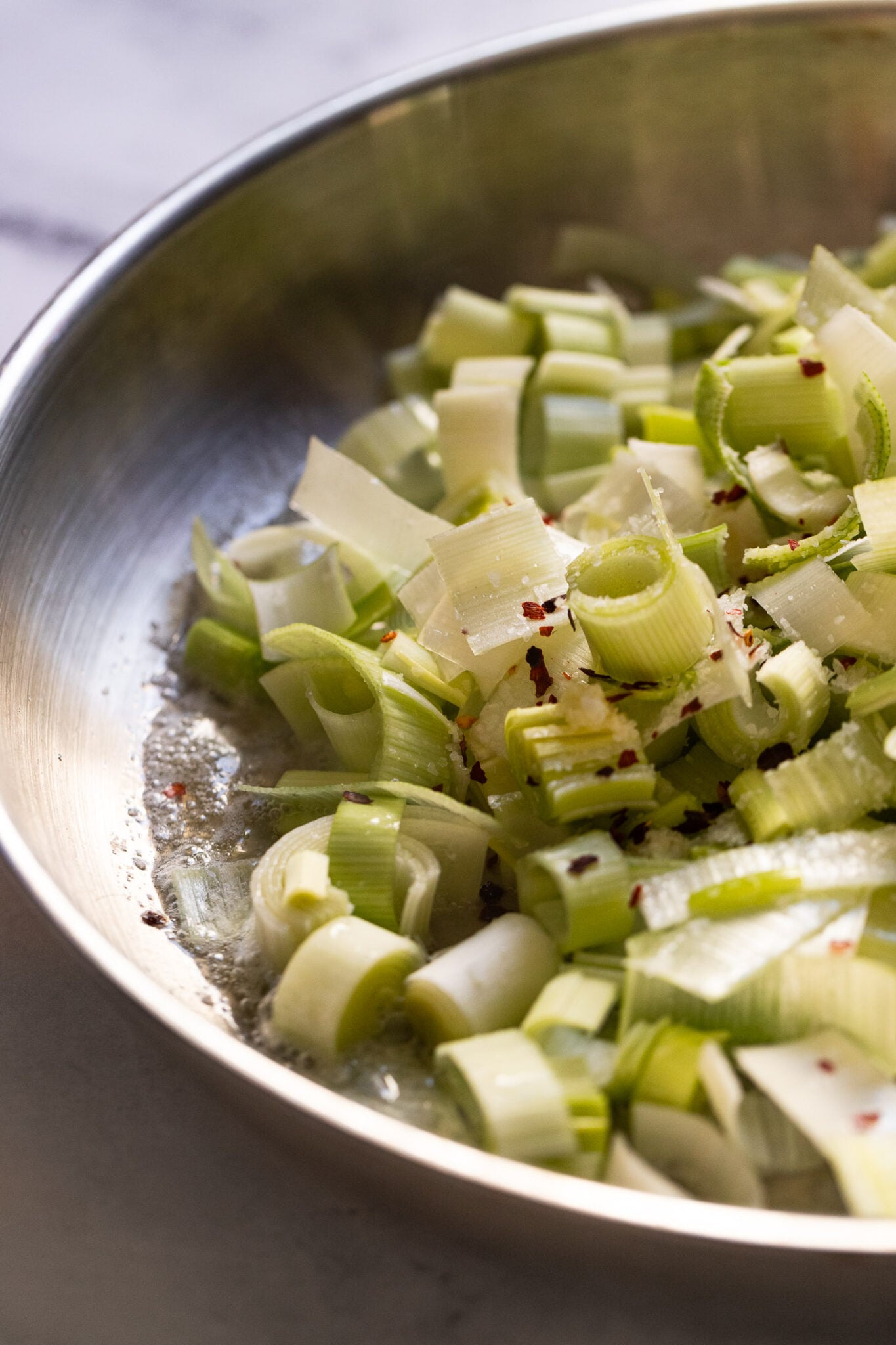 15-Minute Stovetop Creamed Leeks with Toasted Breadcrumbs